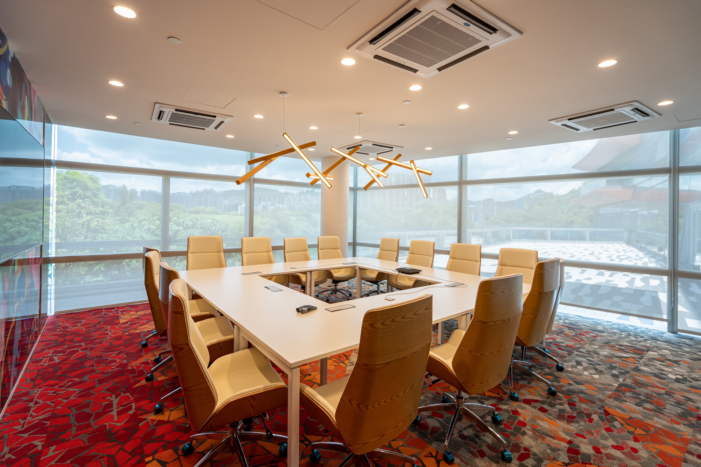 獨立隔音錄音室 24 吋 iMac 電容式麥克風 12-頻道類比混音器